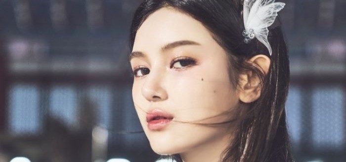 NewJeans Danielle 'Korea On Stage' İçin Poz Veriyor