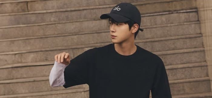 BTS Jin, Alo Yoga'nın Yeni Küresel Elçisi Oldu (ft. Blackpink Jisoo)