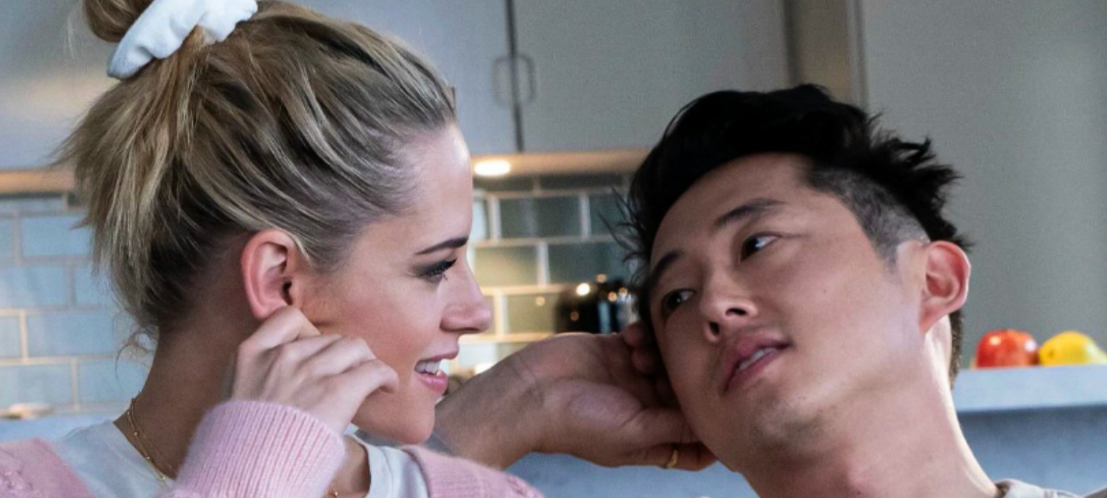 Kristen Stewart ve Steven Yeun'un 'Love Me' için Kimyasına Tepkiler