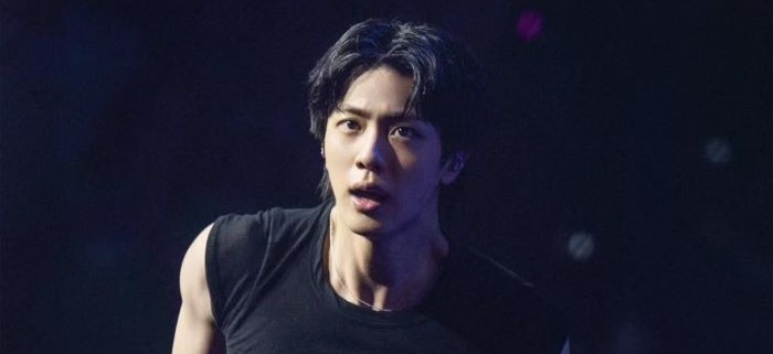 BTS Jin, Instagram paylaşımında çok havalı görünüyor