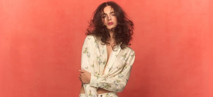 Deva Cassel, Dior’un yeni tasarımları için poz verdi